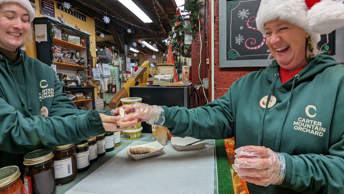 [2025] Thursday Evening Holiday Series | Carter Mountain Orchard